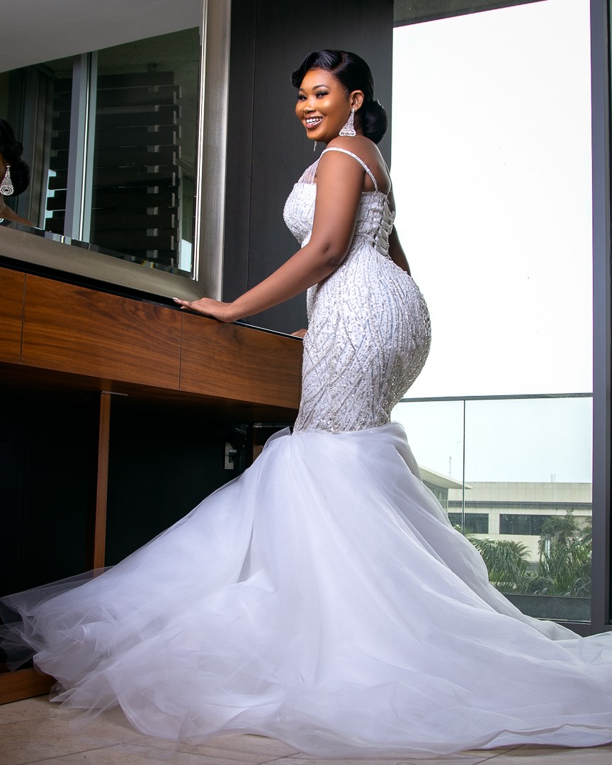 A Dressmaker Makes A Ball Gown With 2000 Yards Of Horsehair - ZionFelix.net