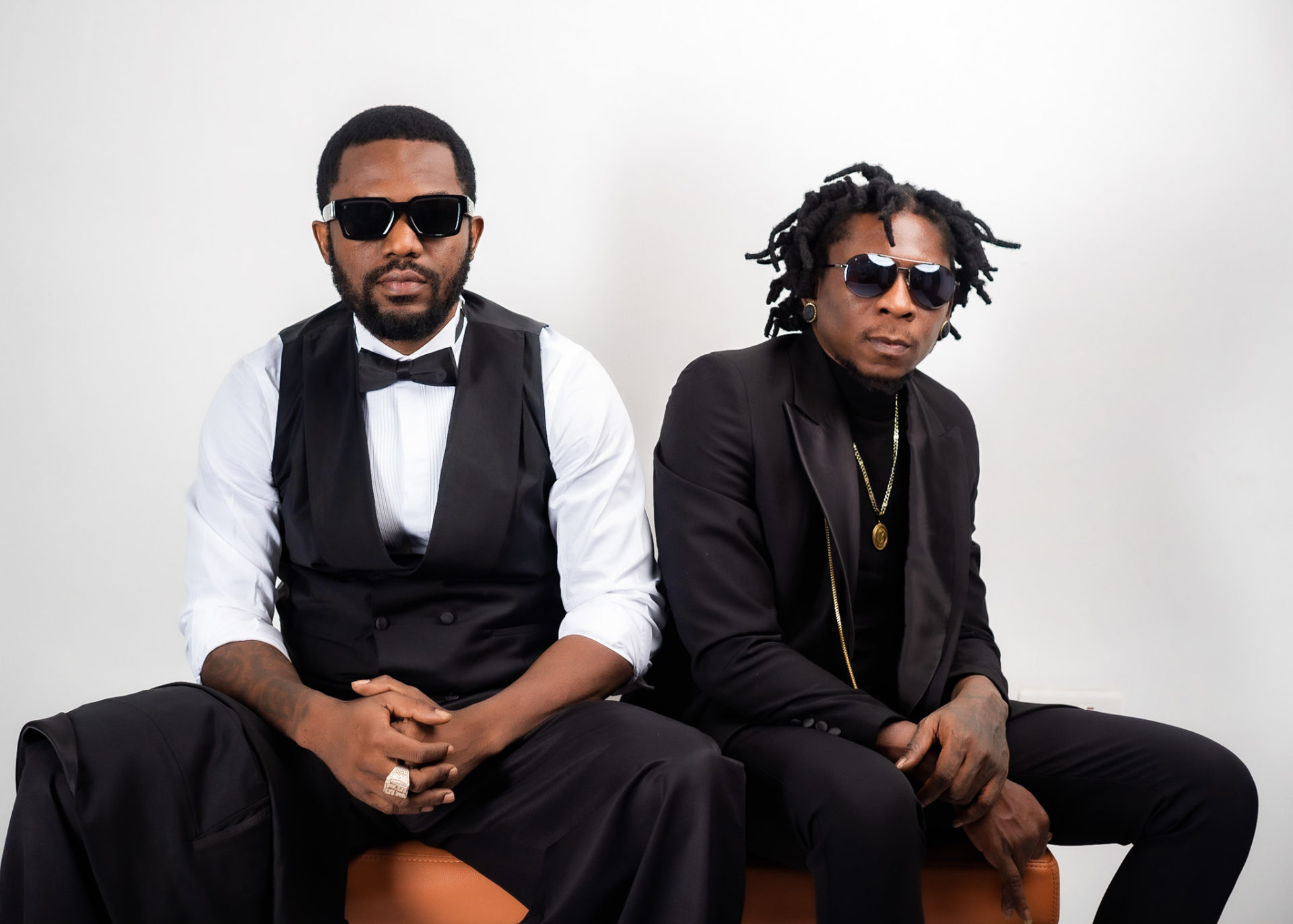 R2Bees Drops A Christmas Feel Good Song ‘Su Mo Mi’ - ZionFelix.net