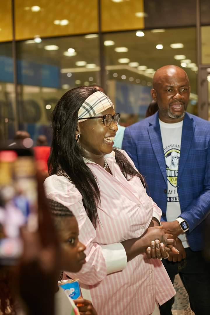Esther Smith Finally Returns To Ghana After Being Away For Ten Years ...